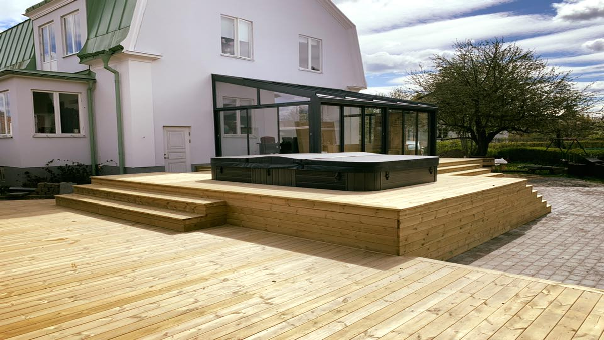 Bygga altan pris i Enköping 2025 – komplett prisguide - Byggaklart.se